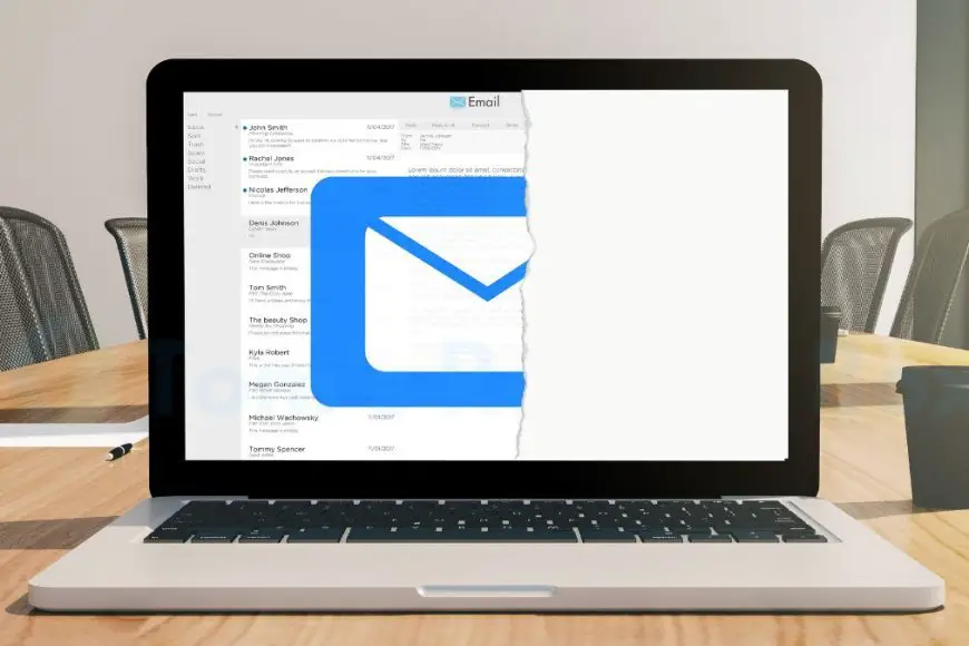 Laptop Screen Half White: Quick Fix Guide - Tom's Review Box