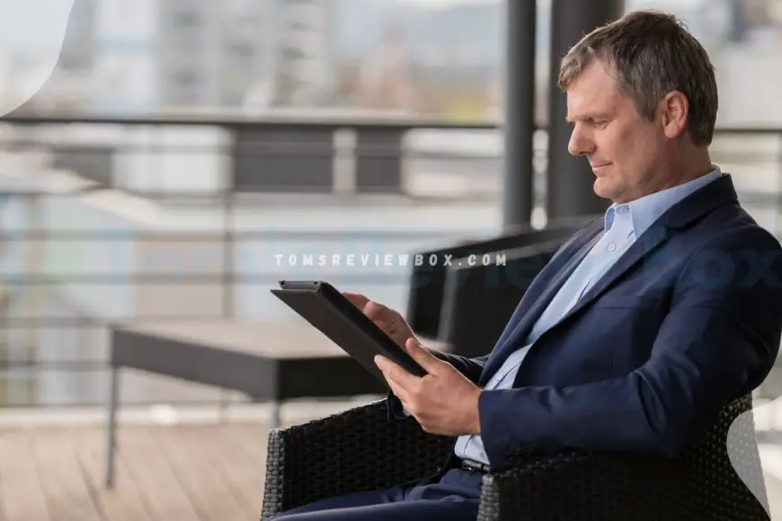 How Information Technology Brings Employees Closer to Upper Management ...